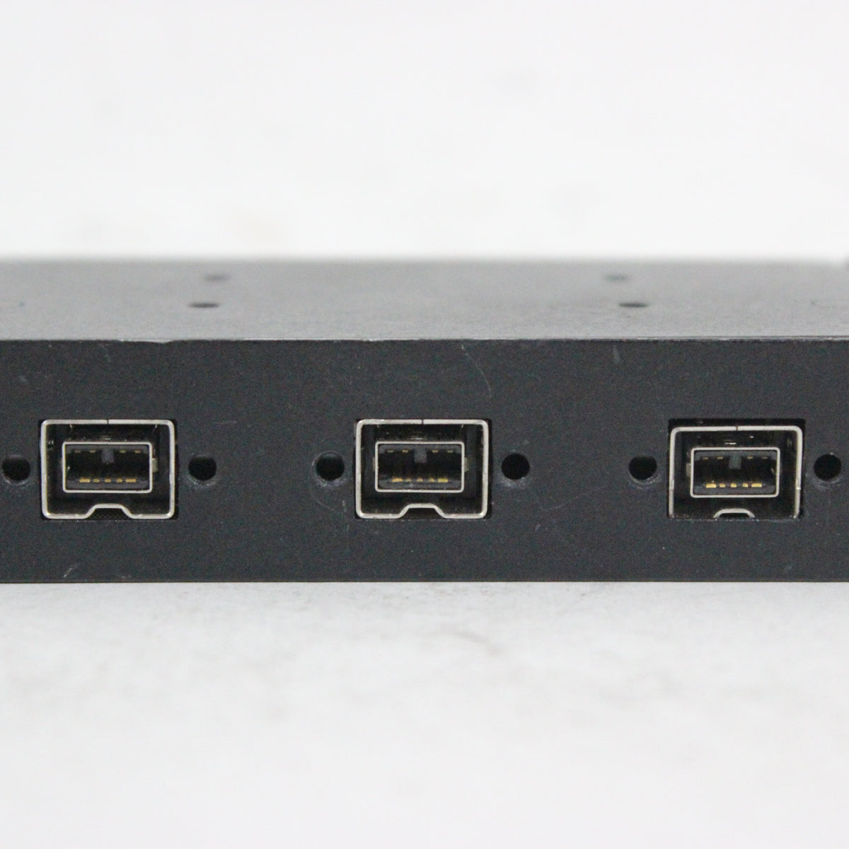 Moxa NPort server Model 1394b PHY 3-Port – AVGear.com