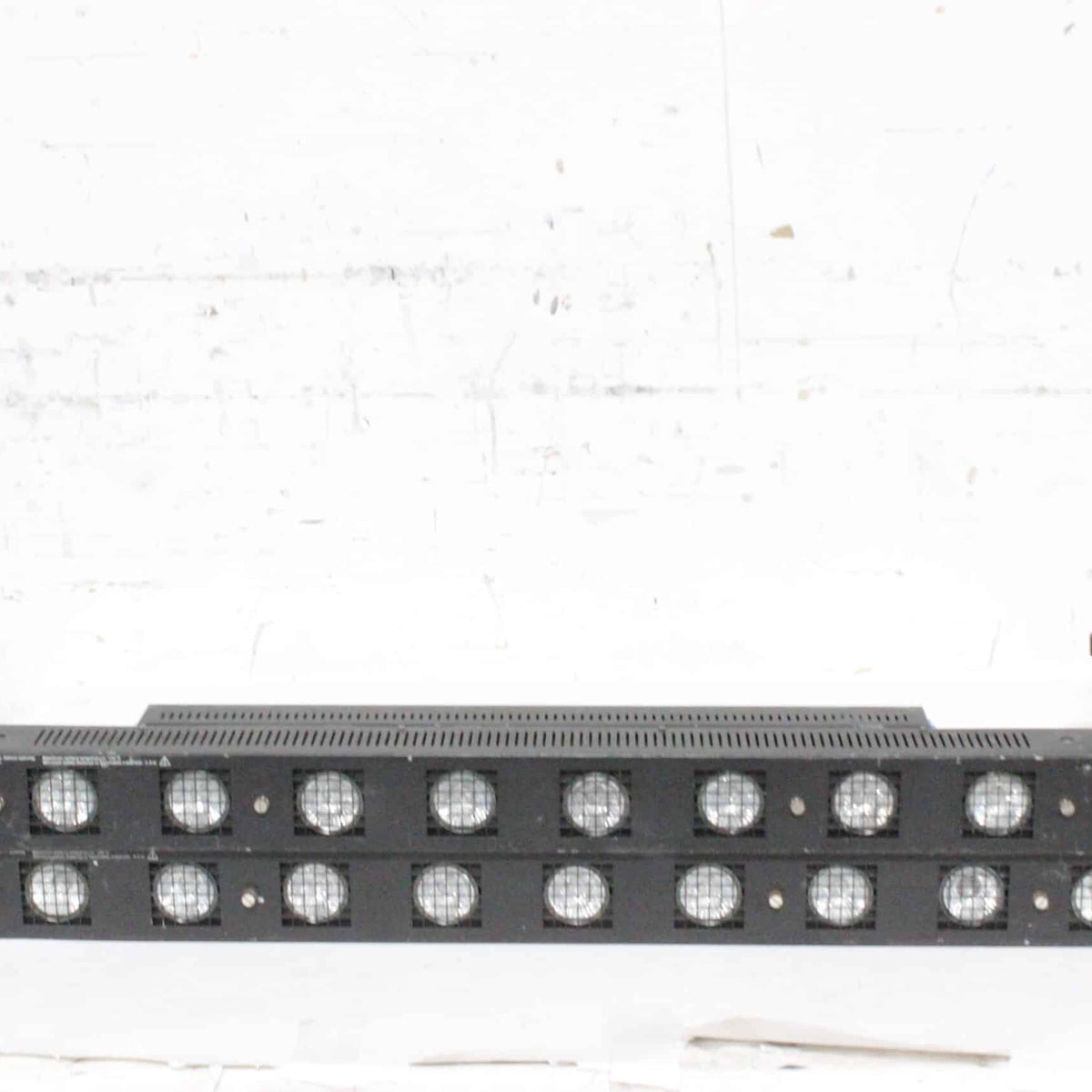 (2) SHOWTEC Sunstrip Active 10x75w - 230v version – AVGear.com