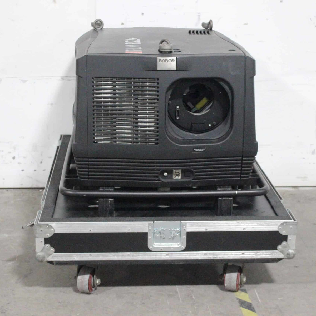 Barco FLM R22+ Projector SXGA+ 22,000 Lumens Large Venue Projector in ...