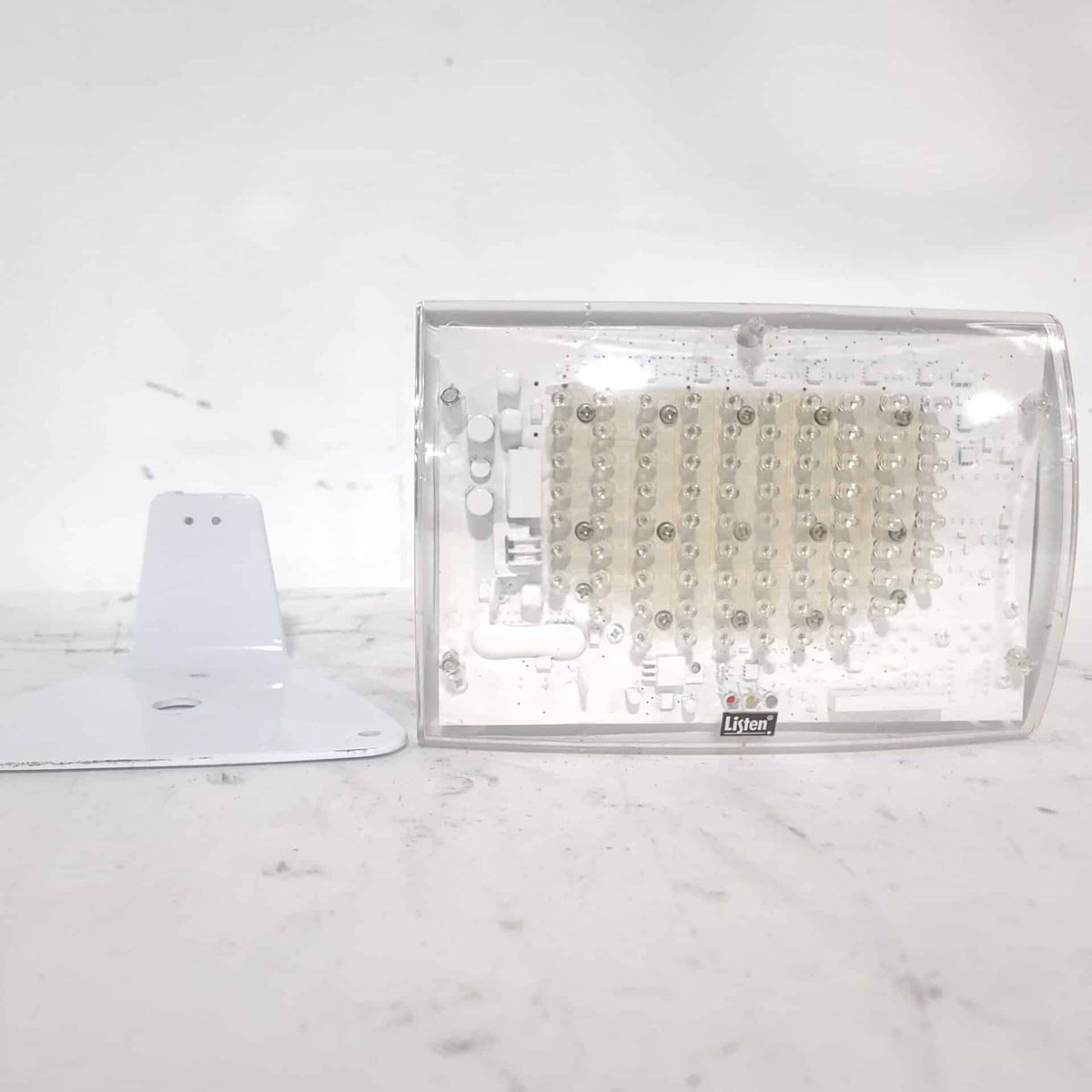 Listen Technologies LA-140-WH Stationary IR Radiator w/ mount – AVGear.com