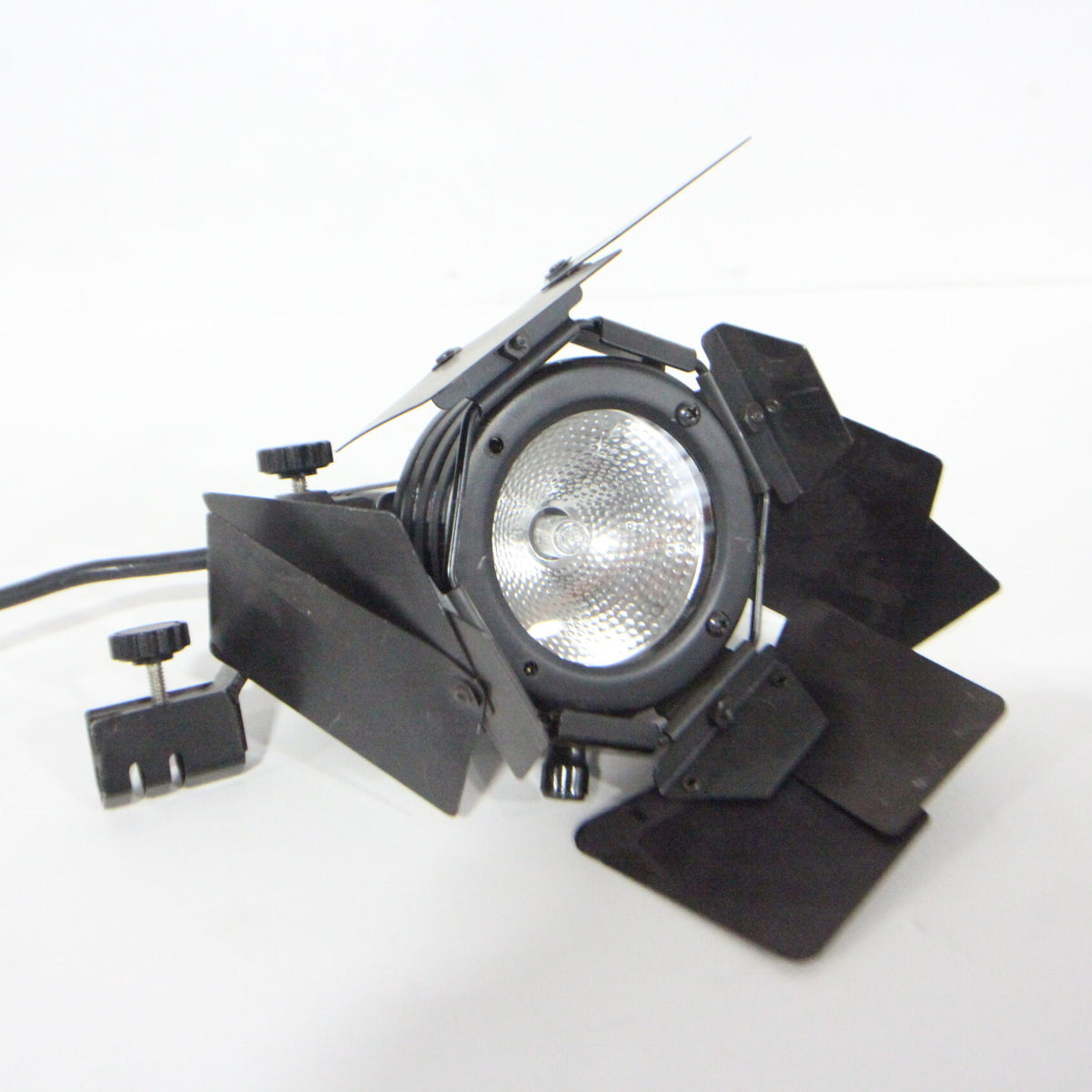 Lowel ViP System 500W Pro Fresnel Light – AVGear.com