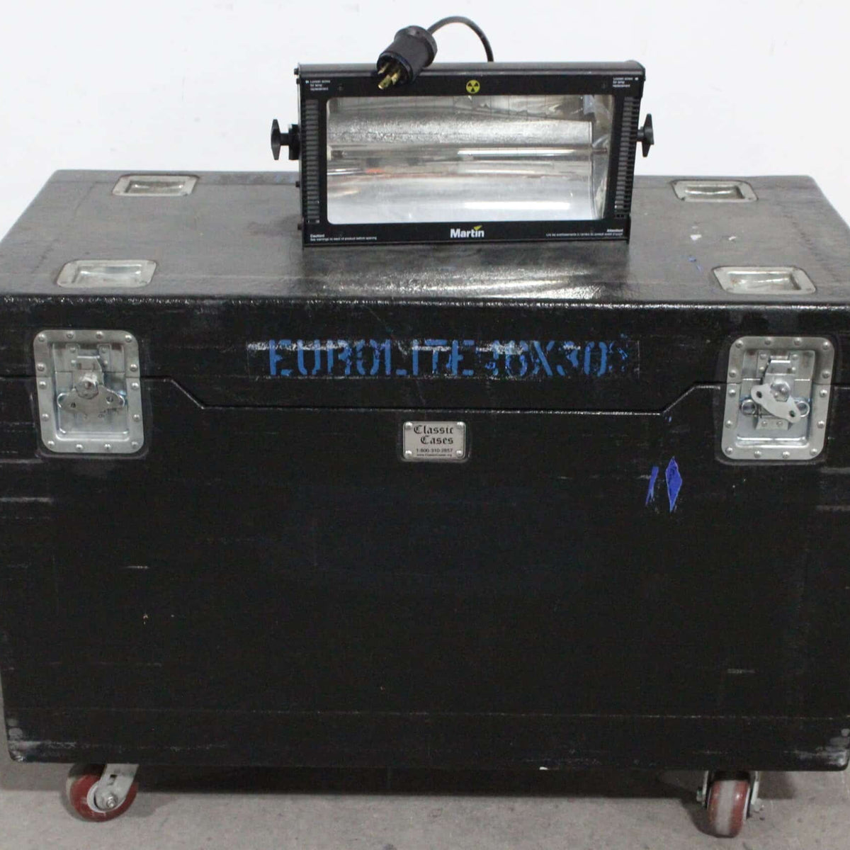 Martin Atomic DMX3000 EU Strobe Light, 250V – AVGear.com