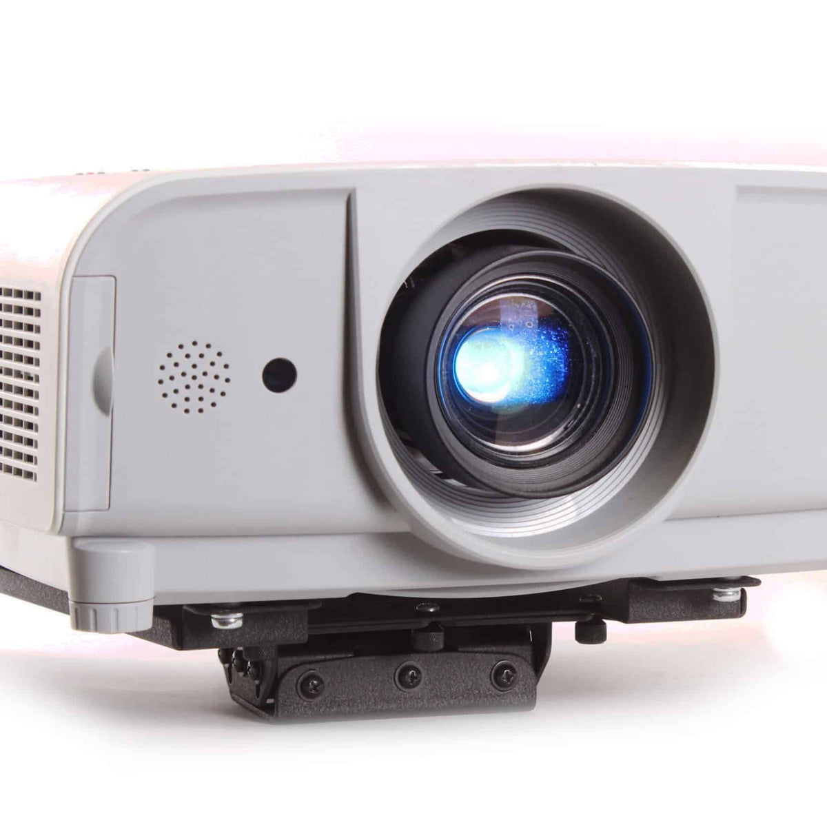 Sanyo PLC-XT20 XGA Projector – AVGear.com