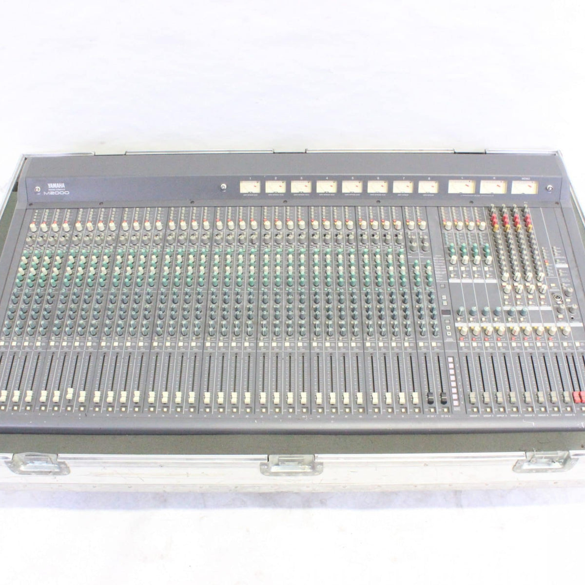 Yamaha M2000-32 Mixer 32 Channel Analog Mixing Console – AVGear.com